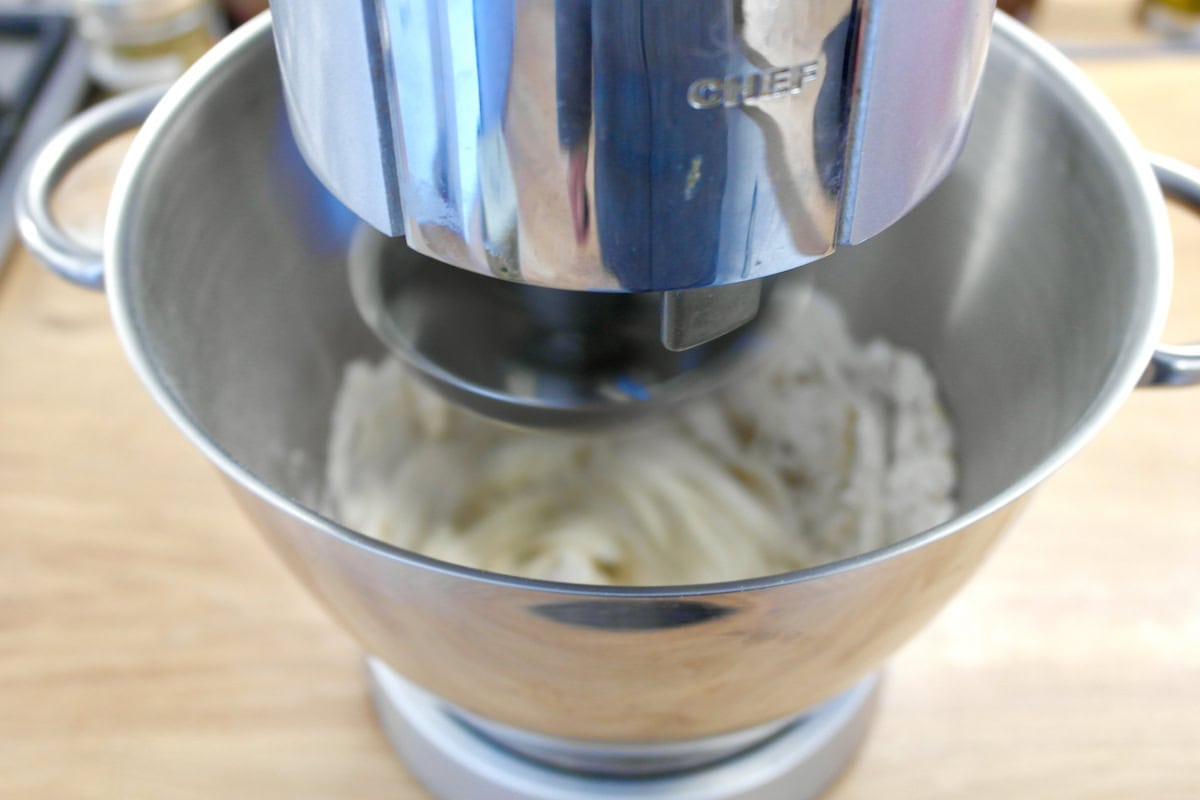 Easy Koulouri or Simit Recipe (Sesame Bread Rings) - OliveTomato.com